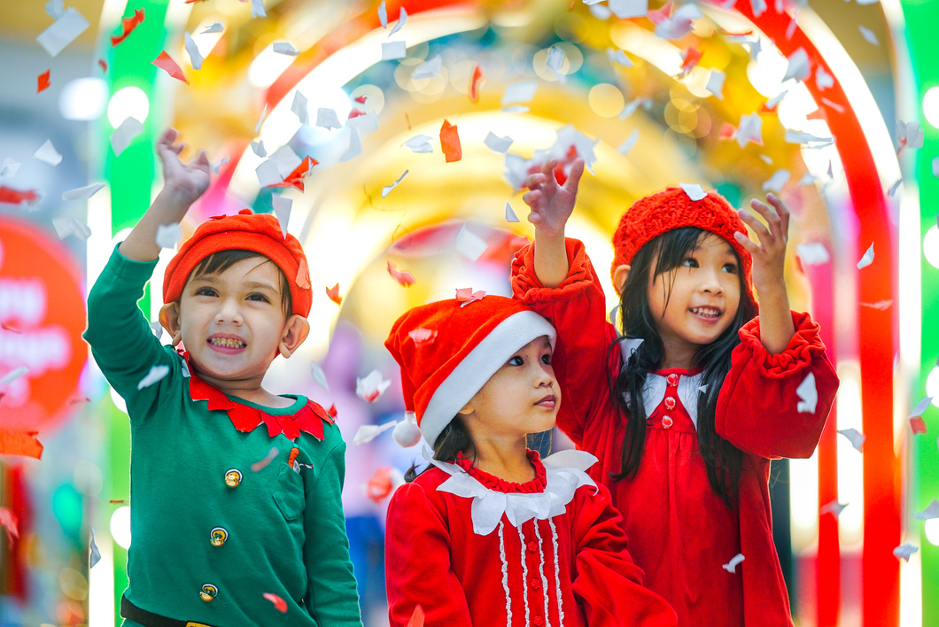 SM BULACAN MALLS LIGHT UP CHRISTMAS CENTERPIECES, USHER IN HOLIDAYS IN ...
